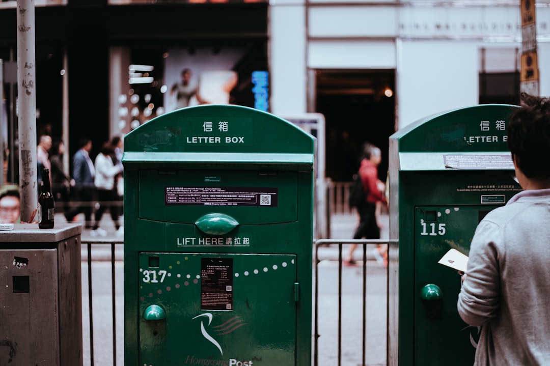 How To Use UPS Tracking Numbers For International Shipments