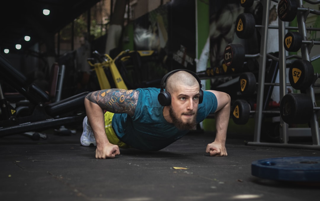 Chin-Ups Vs Curls: Which Builds Bigger Biceps?